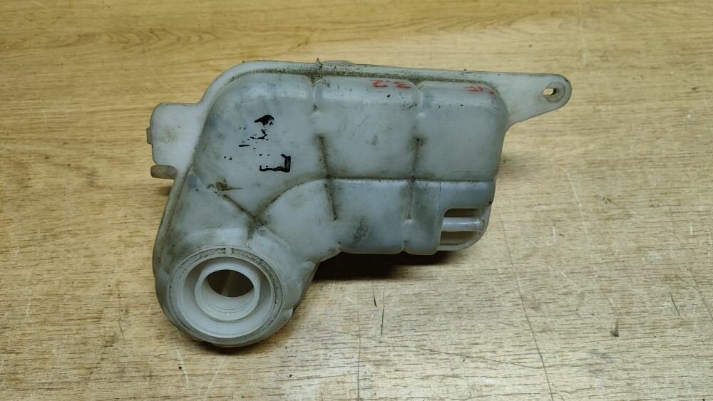 Бачок расширительный Audi A6 C6 4F