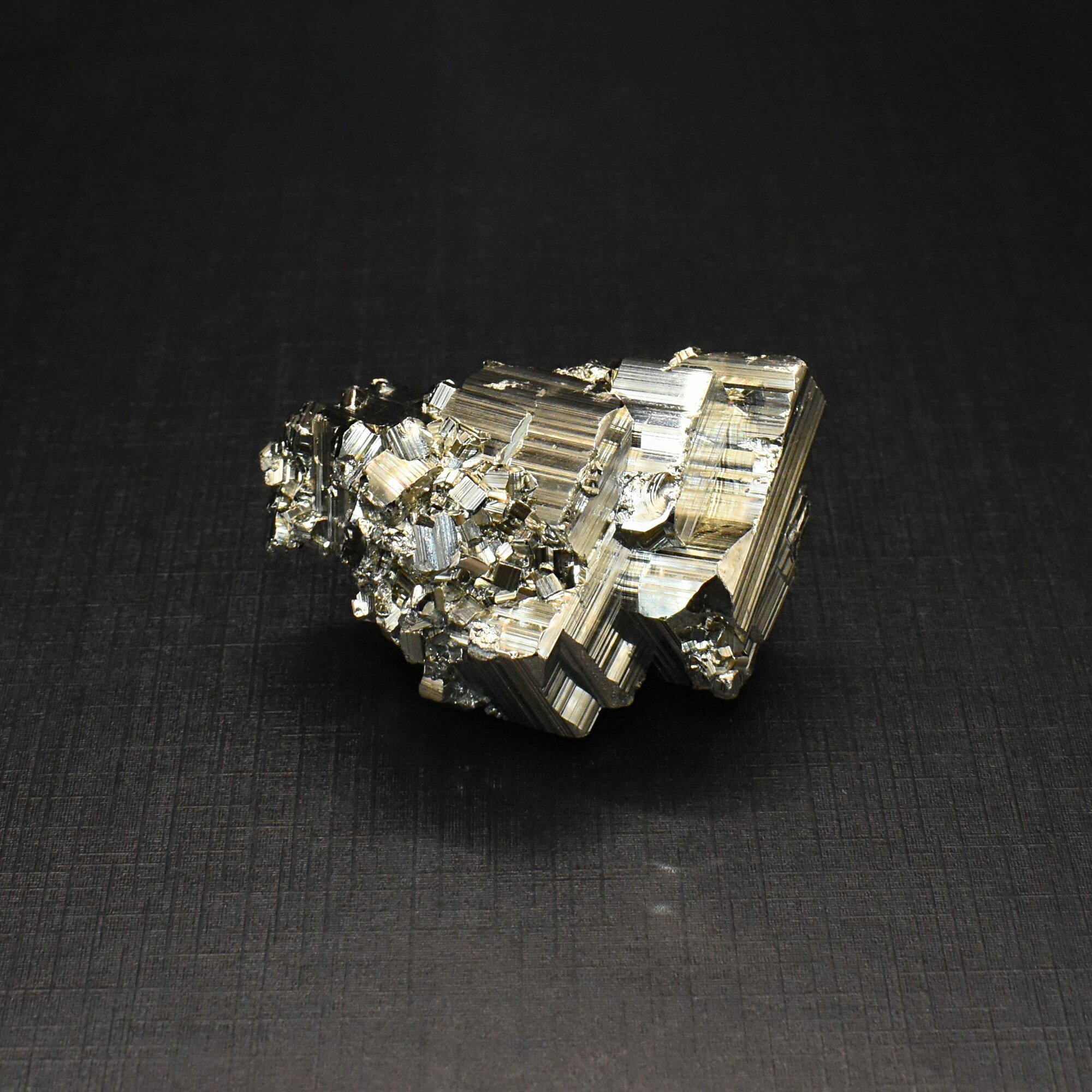 Пирит сросток кристаллов 163 г, Huanzala, Перу