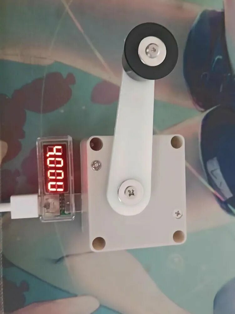 Ручной генератор, power bank, зарядка мобильного телефона в полевых условиях.