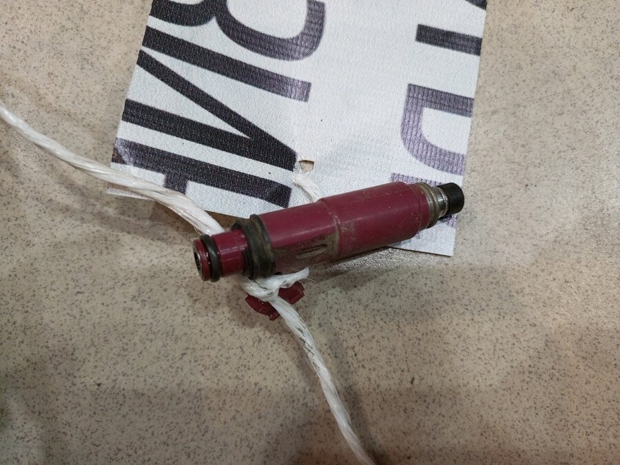 Форсунка инжекторная от Mazda 3 bk 2003-2009