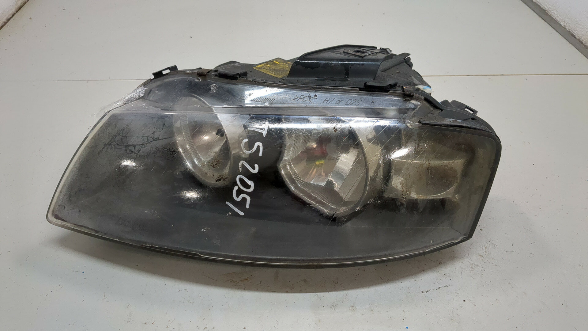 Фара (передняя) левая Audi A3 (8P) Б/У