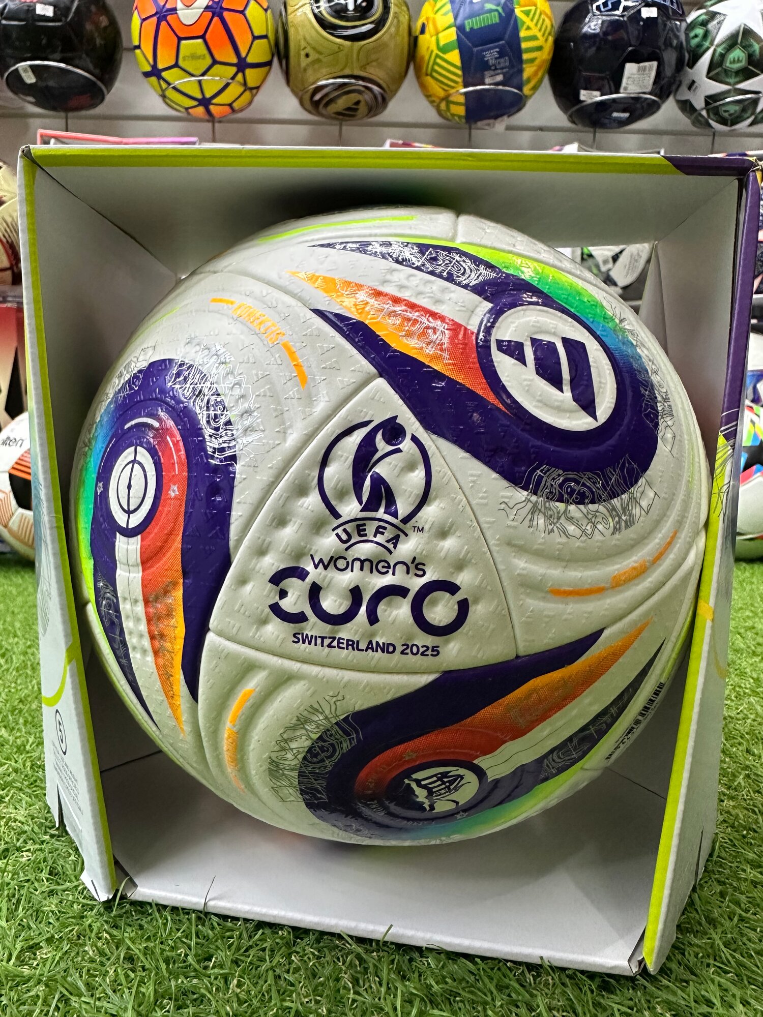 Профессиональный футбольный мяч Adidas UEFA Women's Euro 2025