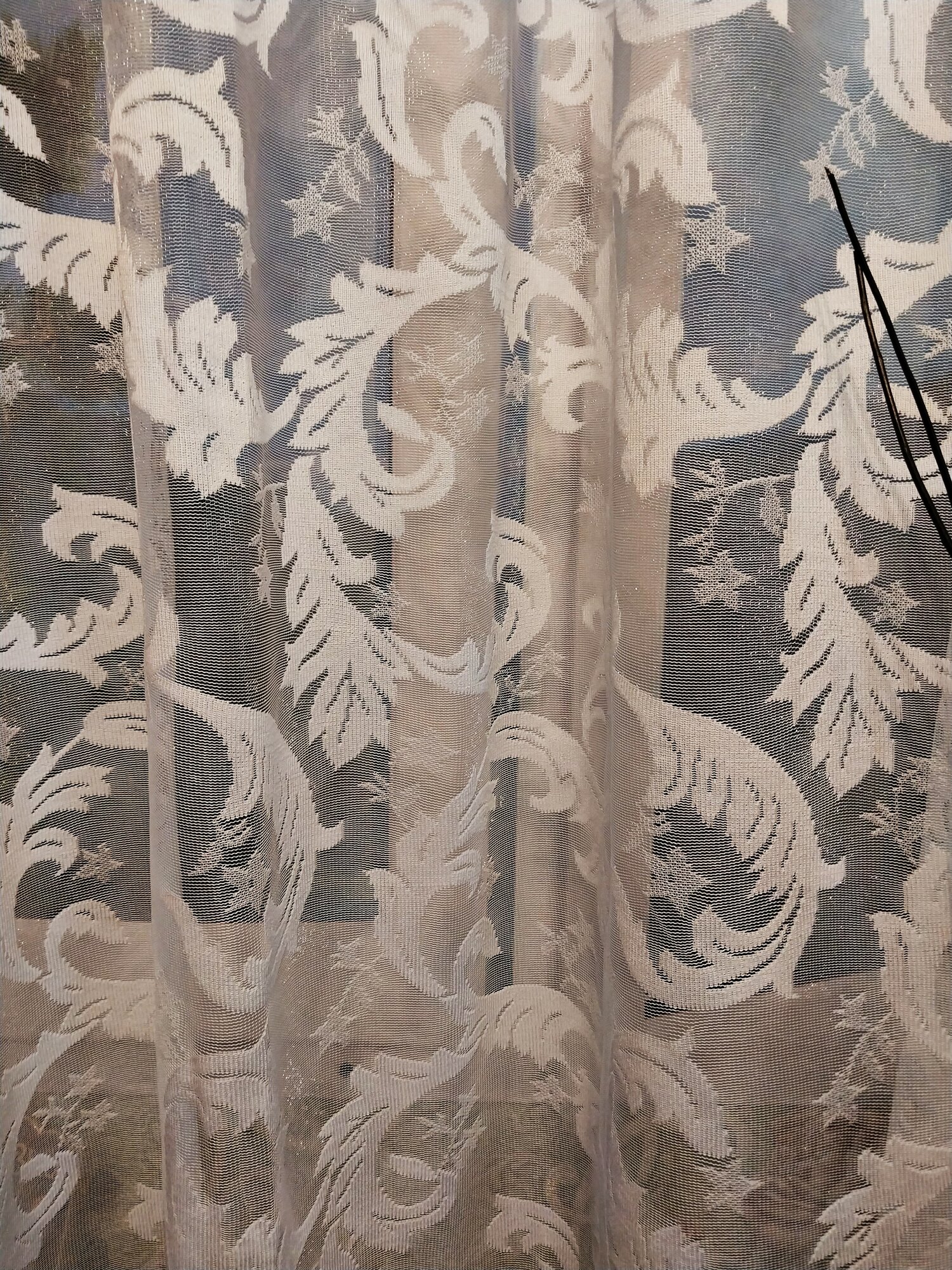 Тюль жаккардовый белый шир 300см , выс 85 см низ кайма, верх шторная лента ( идеально дача , лоджия , балкон , школа, детсад))