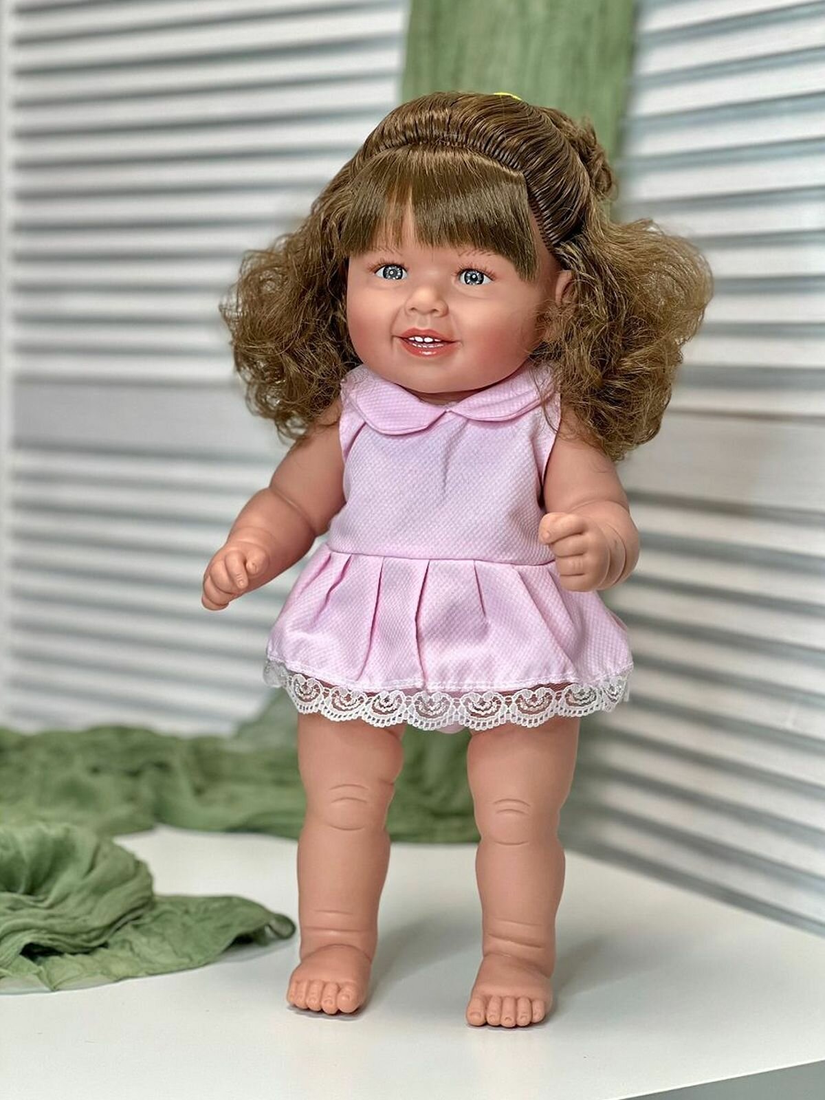 Кукла Manolo Dolls виниловая Diana 47 см