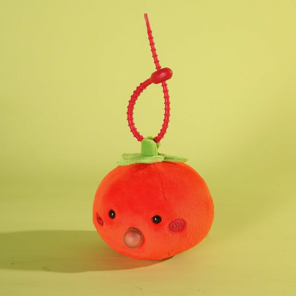 Мягкие игрушки-сквиши в виде овощей и фруктов, милые плюшевые игрушки, маленькие подвески для сумок, игрушки со звуком.