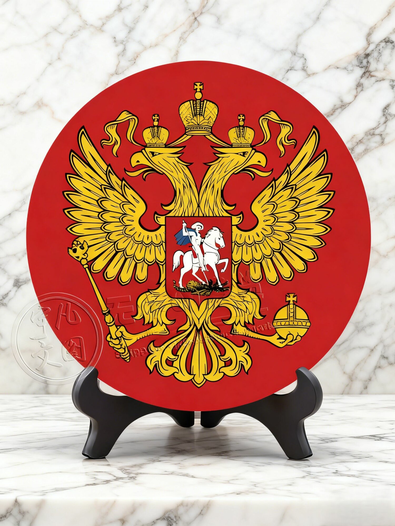 На сцене установлен двуглавый орел с государственного герба России