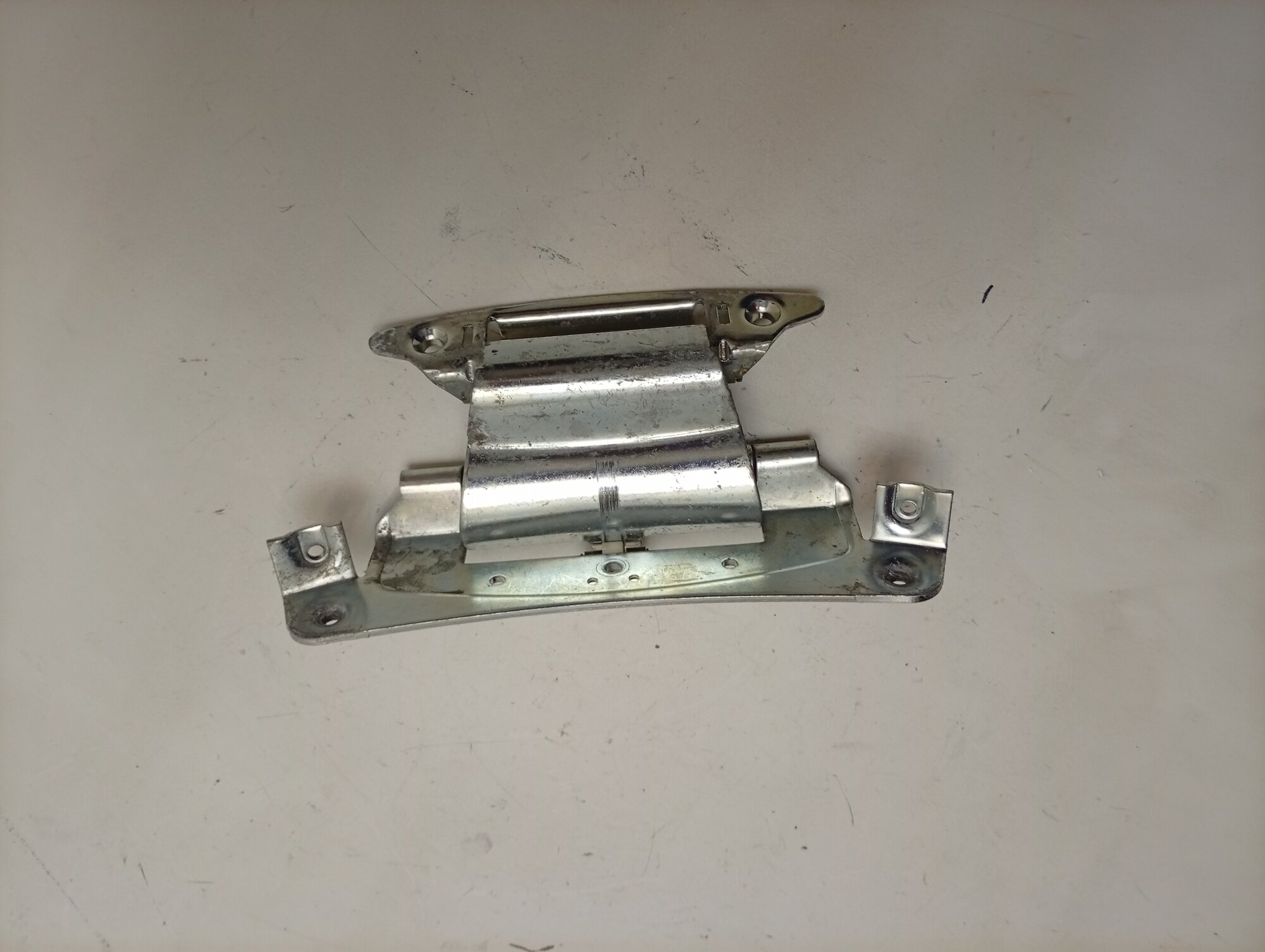FE925N кт21 Петля люка для стиральной машины Electrolux Zanussi 1320044058 б/у