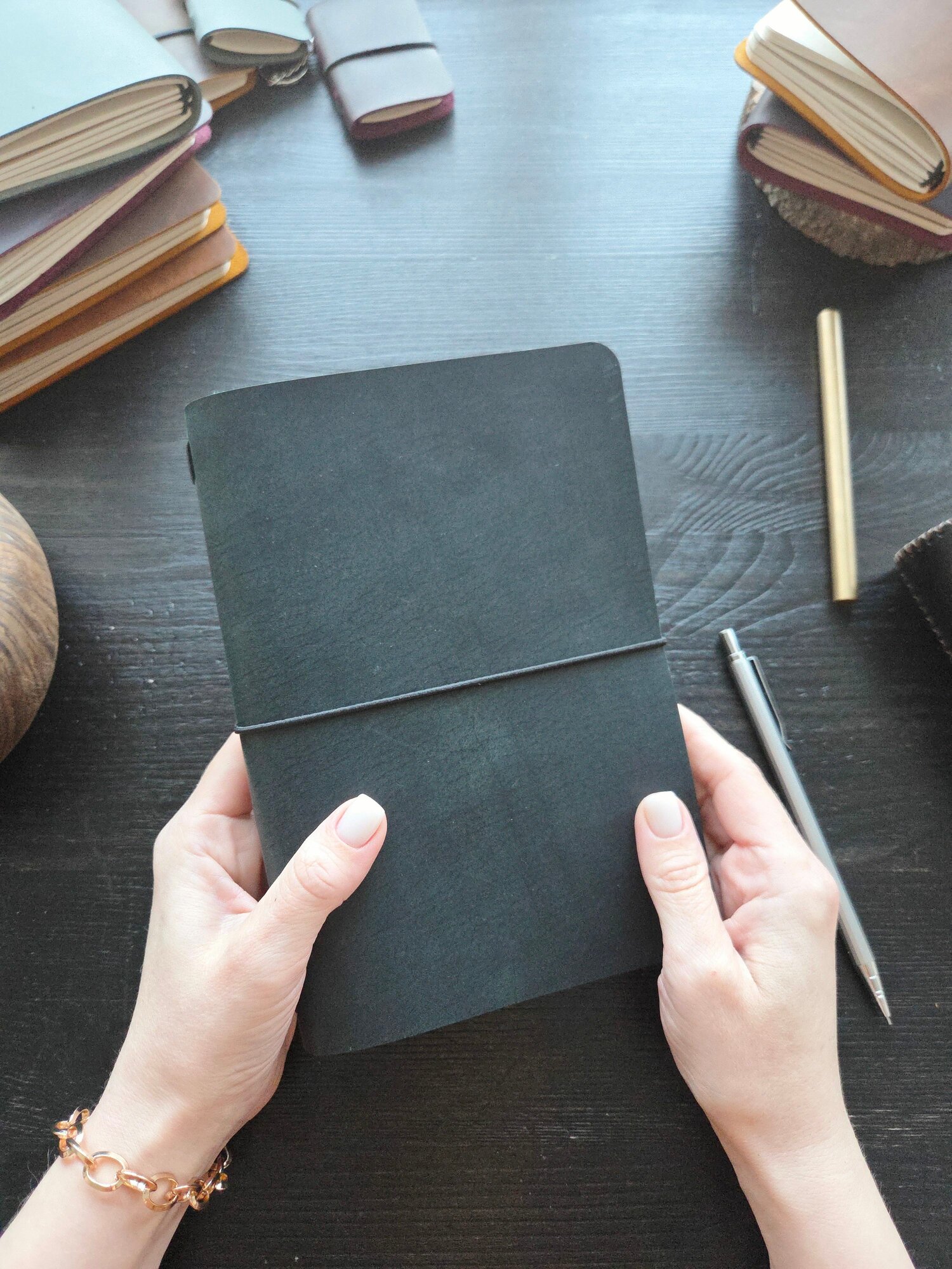 Кожаный блокнот в клетку формата А5 (15х21см) в стиле Мидори (Midori) со сменными тетрадями на резинке, 90 листов