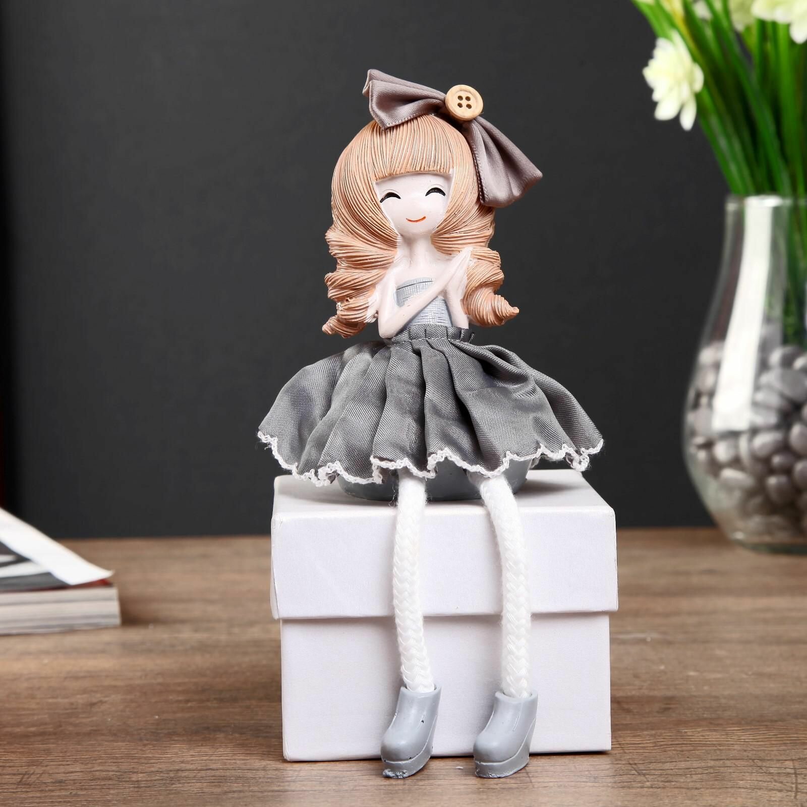 Фигурка настольная полистоун Малышка длинные ножки в платье с пышной юбкой, с бантом , на полку, 17х8х8 см