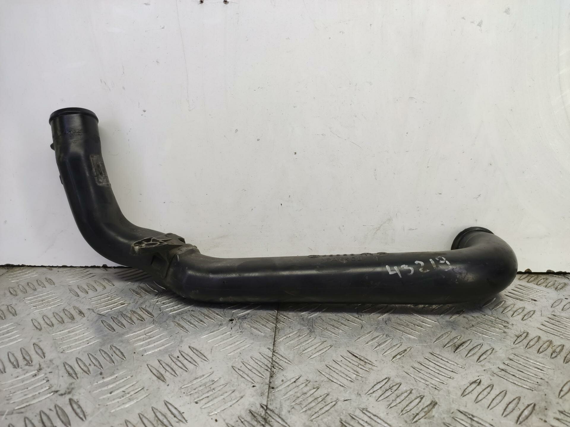 Патрубок интеркулера Opel Zafira A рест. 2004 46598
