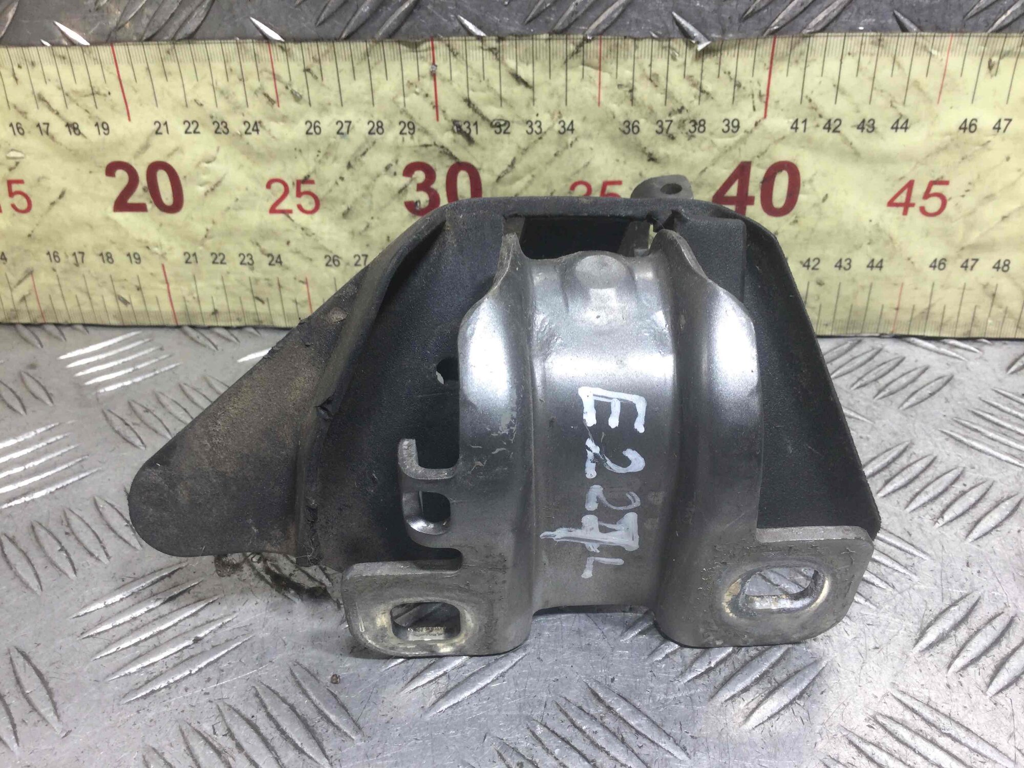 Б/У Петля крышки багажника Land Rover Freelander 2 поколение (2006-2010) 2007 г.