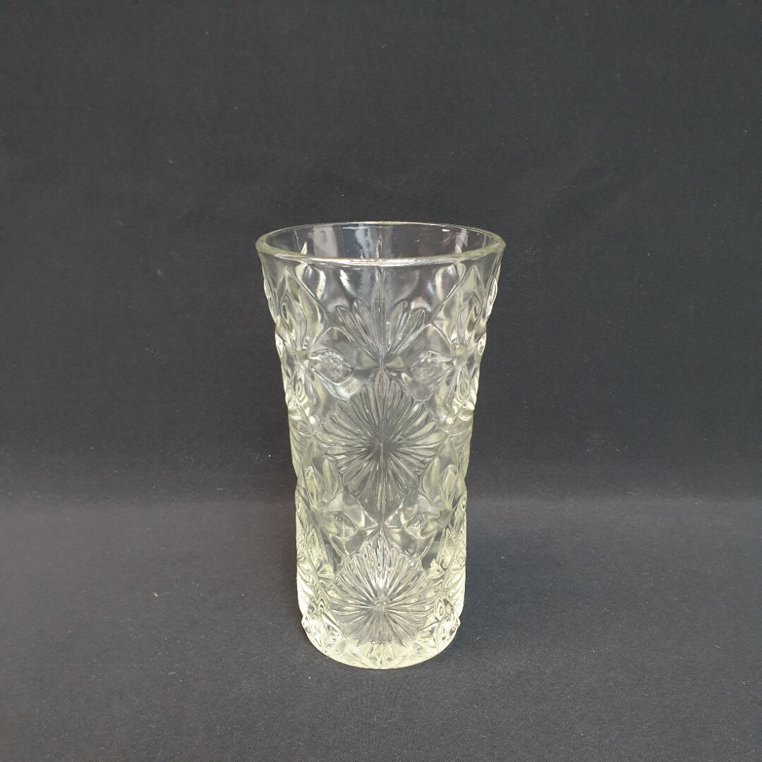 Винтажная ваза для цветов УСЗ, стекло, высота 19 см, СССР.