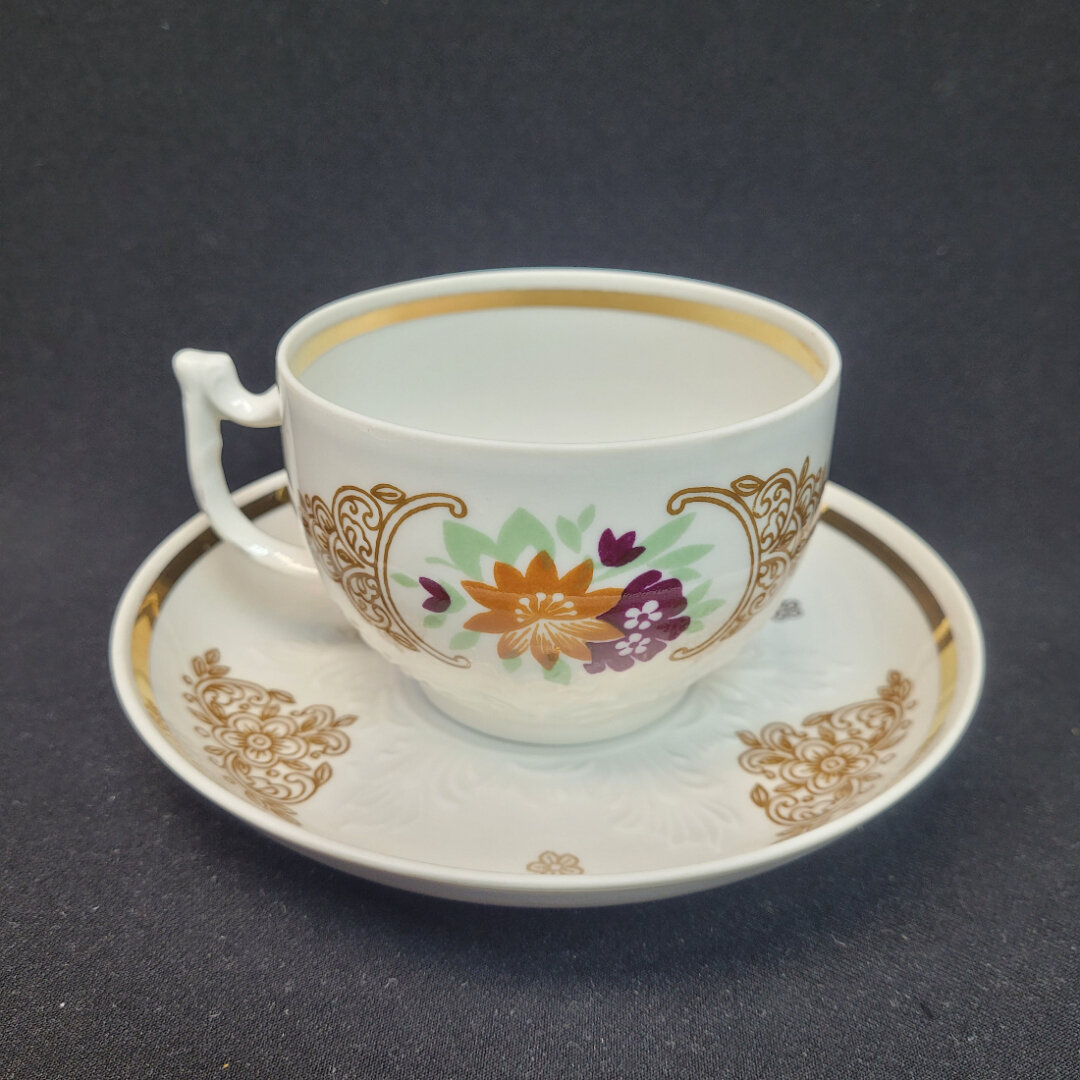 Чайная пара, Вербилки, фарфор, деколь, позолота, есть скол на дне чашки. Винтаж, СССР.
