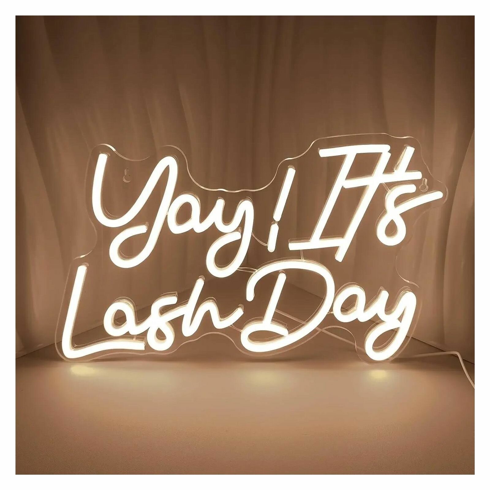 "Yay! It's Lash Day" Неоновая Вывеска Декор 42смx27см