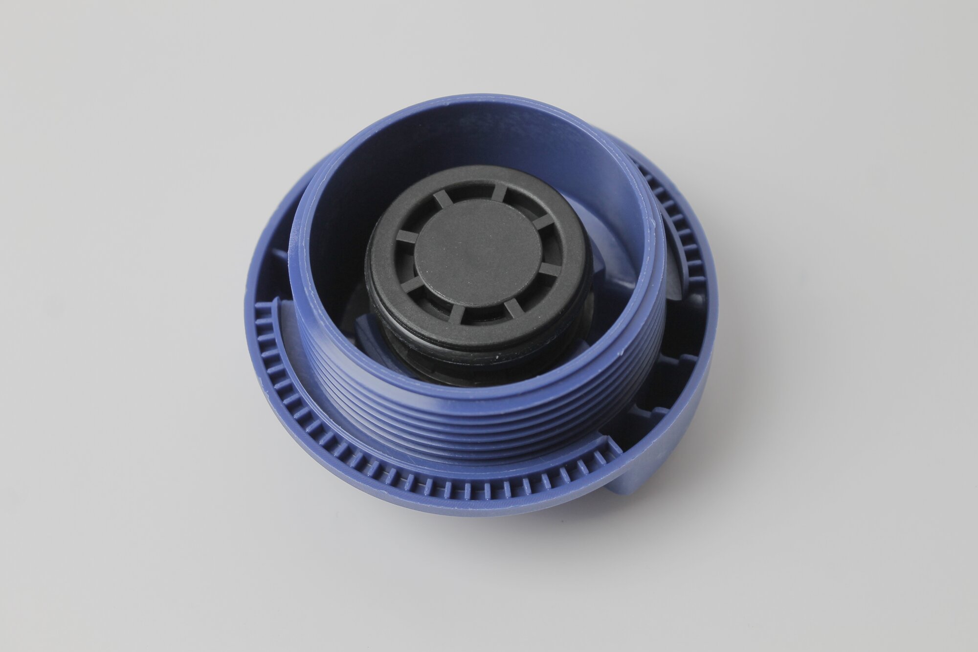 Крышка расширительного бачка антифриза VOLKSWAGEN Passat B5, Golf 4 AUDI A6 C5, A4 B5, Q7 4L