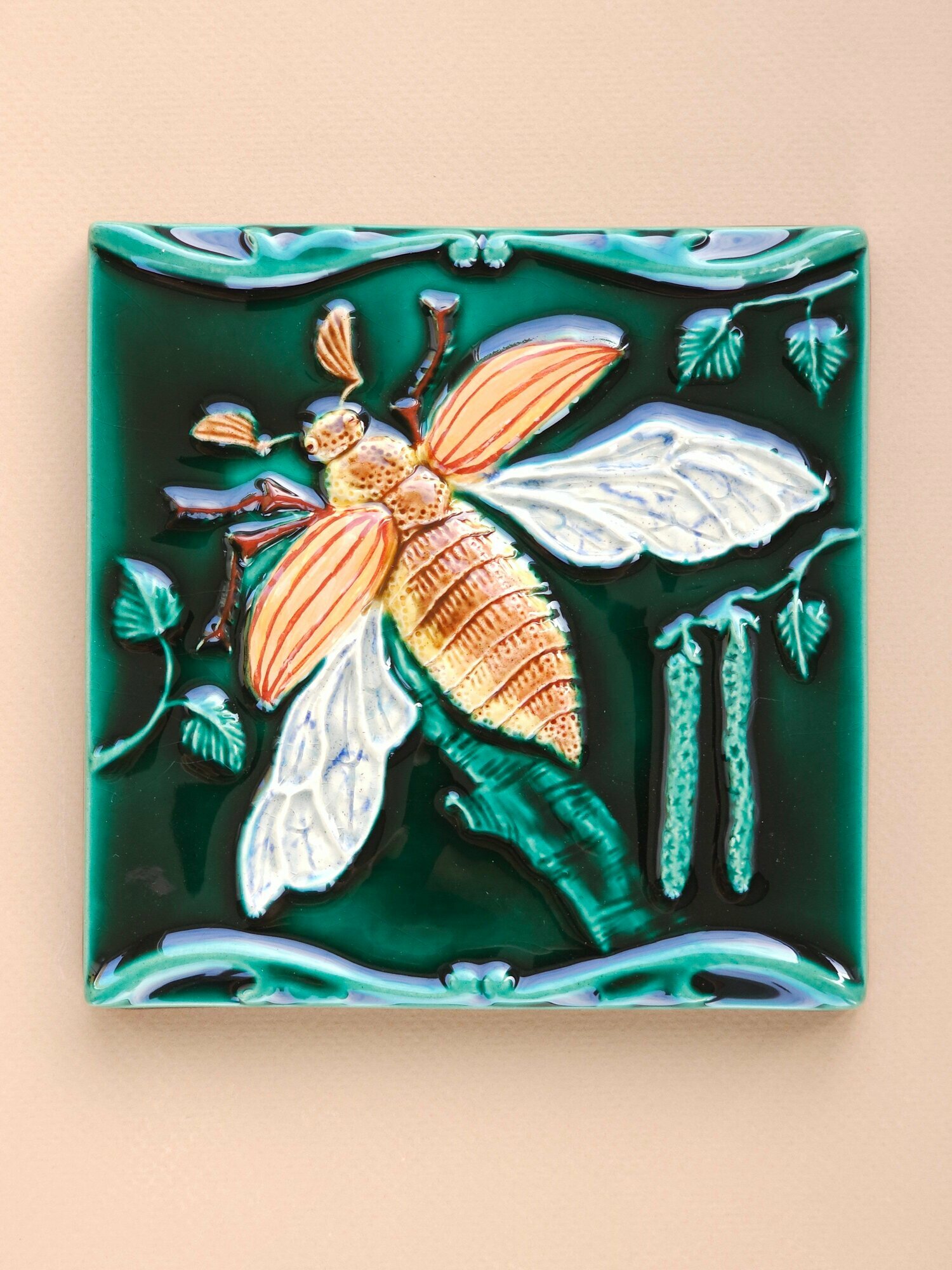 Майский Жук. Панно, изразец, настенный декор, плакетка, украшение настенное интерьерное. Ярославская майолика. Керамика ручной работы. Сделано в России.