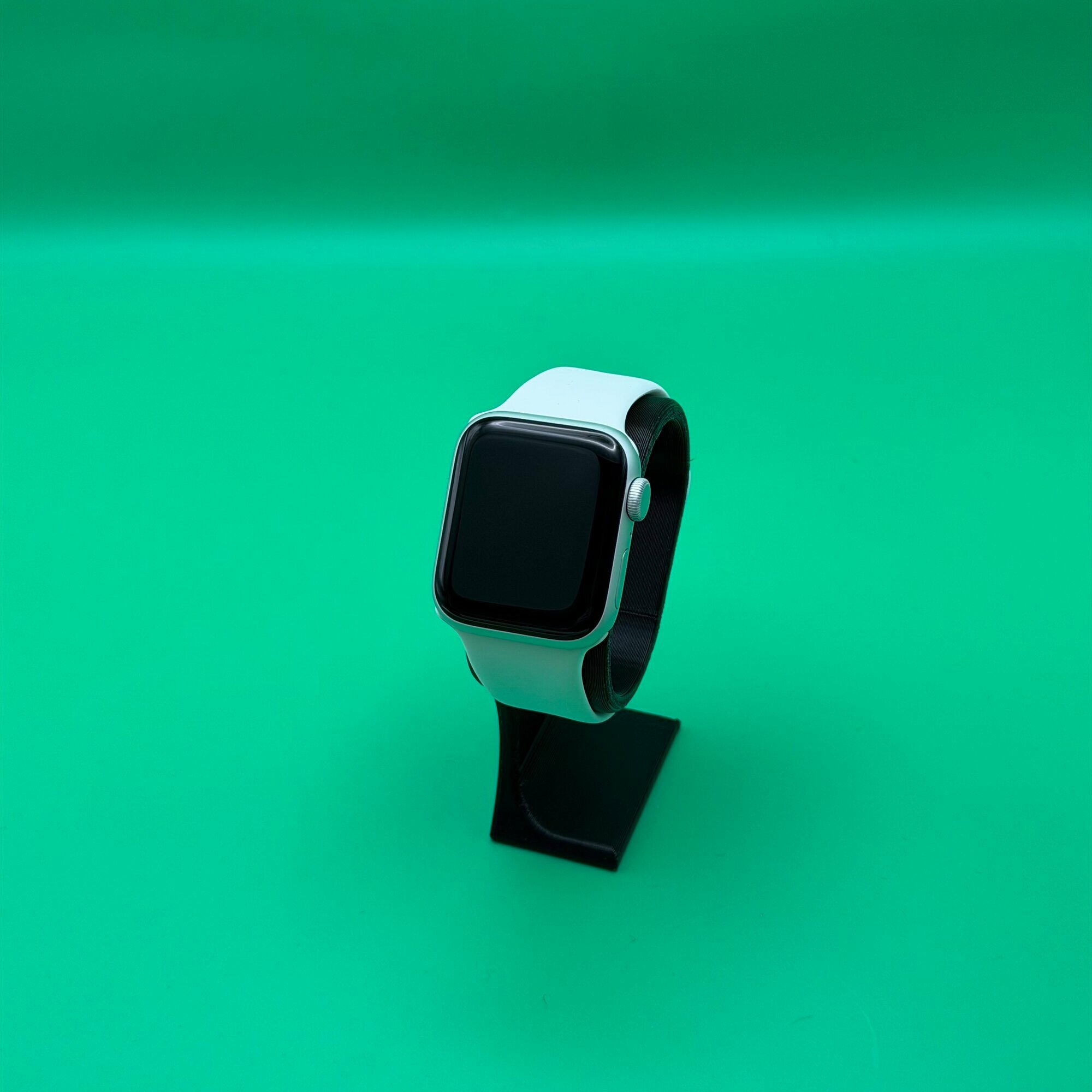 Умные часы Apple Watch Series SE Gen 1 40 мм Aluminium Case GPS RU, серебристый/белый