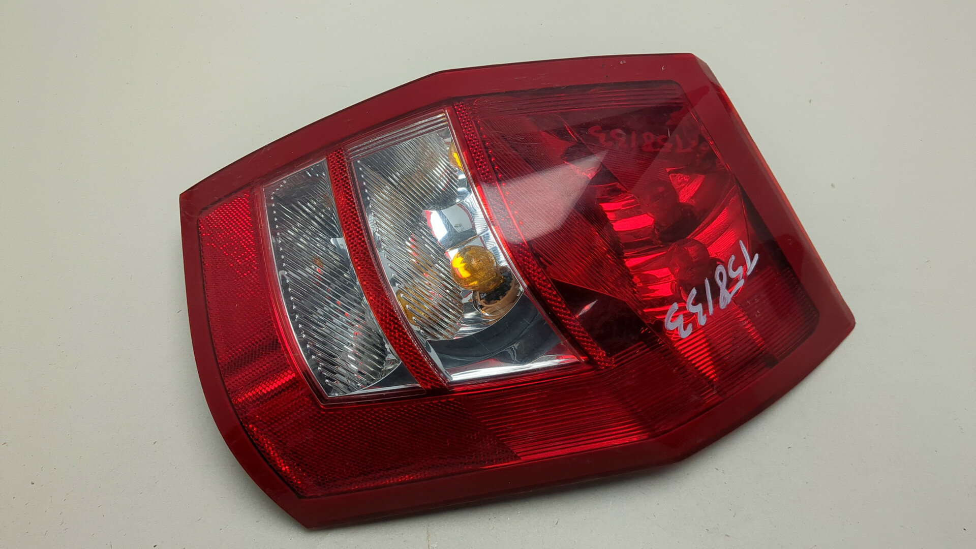 Фонарь (задний) правый Chrysler 300C Б/У