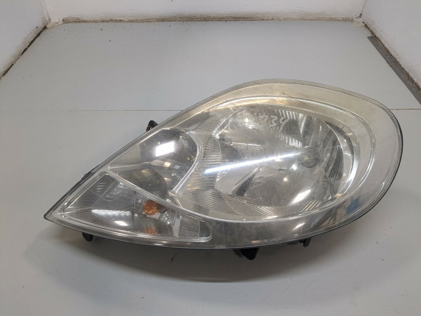 Фара (передняя) левая Renault Trafic Б/У