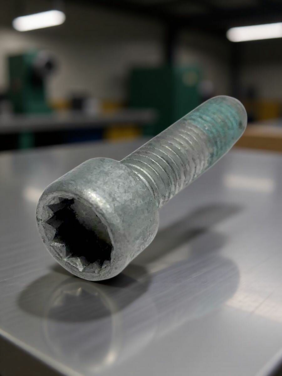 N10518405 Винт M8X30 крепления рулевого кардана VAG оригинал