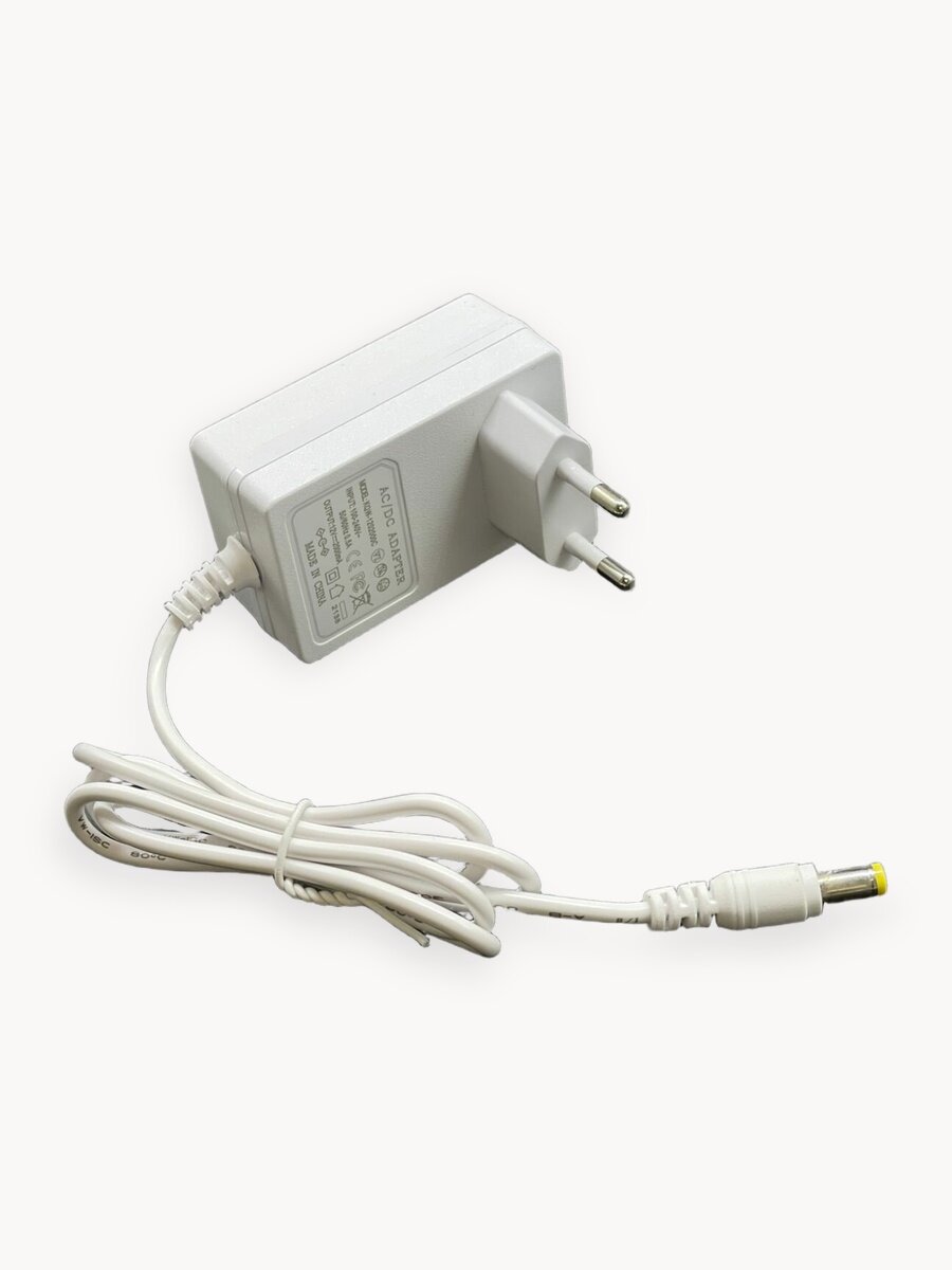 Блок питания универсальный KQW-1202000C 12V/2A, штекер 5.5*2,5 с LED индикатором для роутеров/модемов/приемников, белый