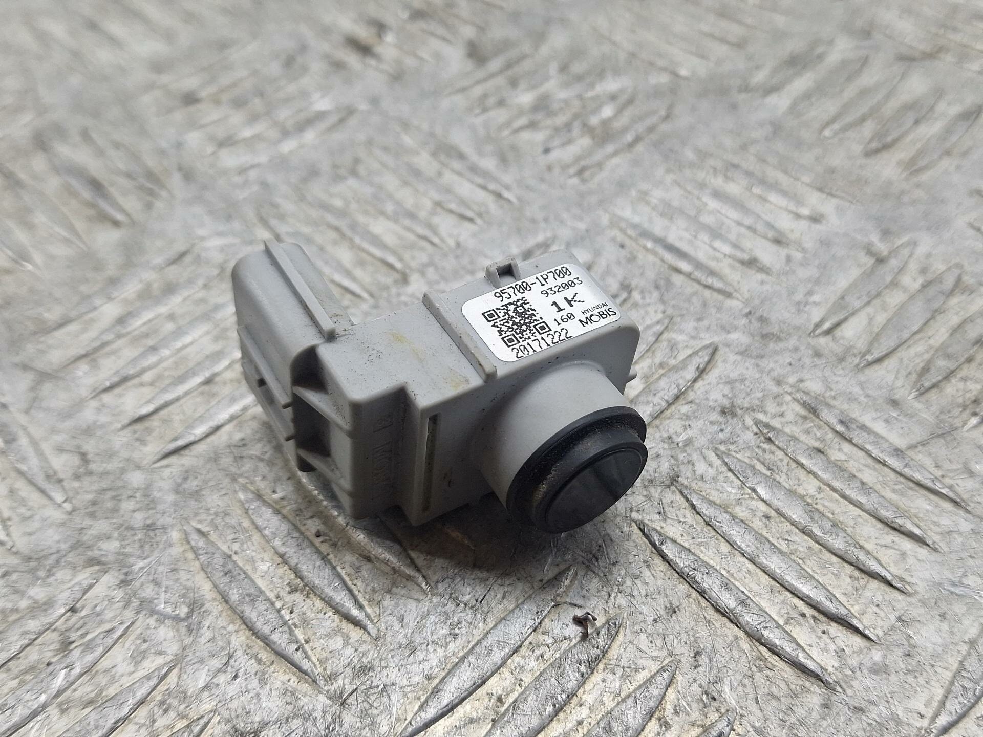 Парктроник Kia Venga рест. 2018 95700-1P700