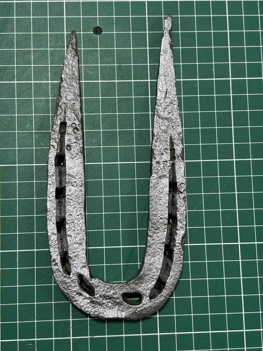 Подкова хоженная на удачу и достаток рандомная острые рожки