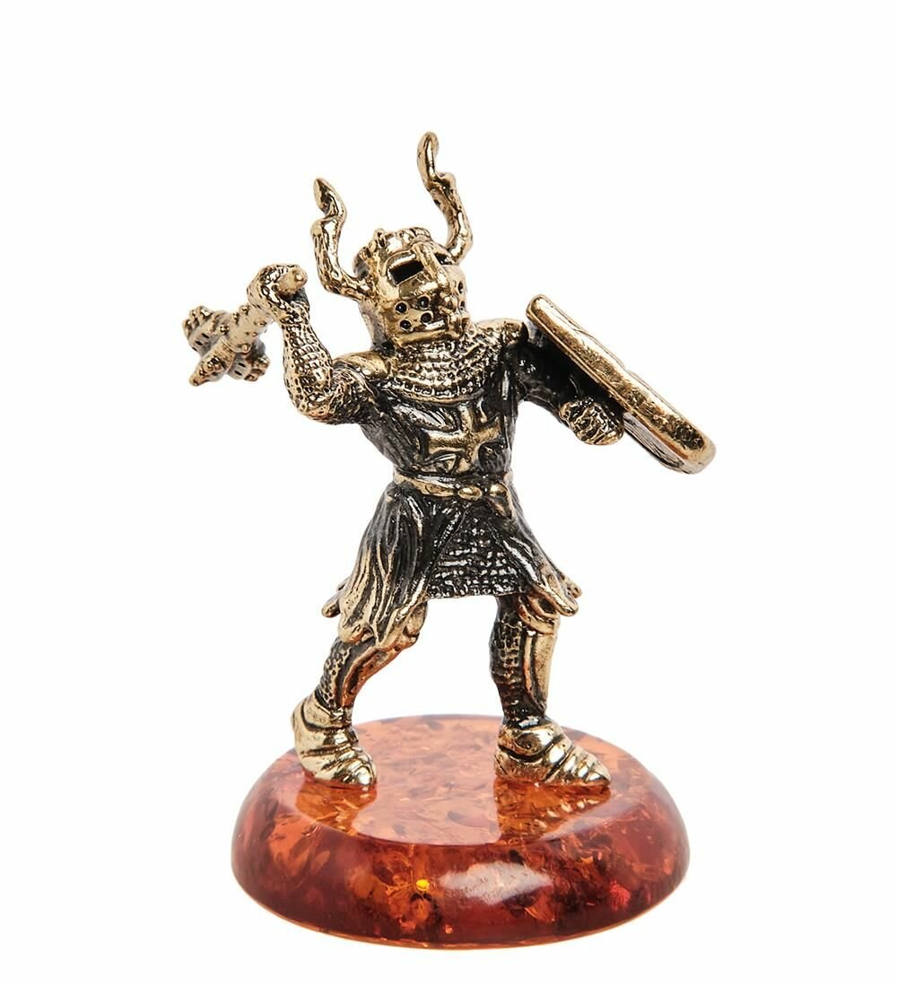 Фигурка Рыцарь с булавой (латунь, янтарь) A2101705 Народные промыслы бронзовый