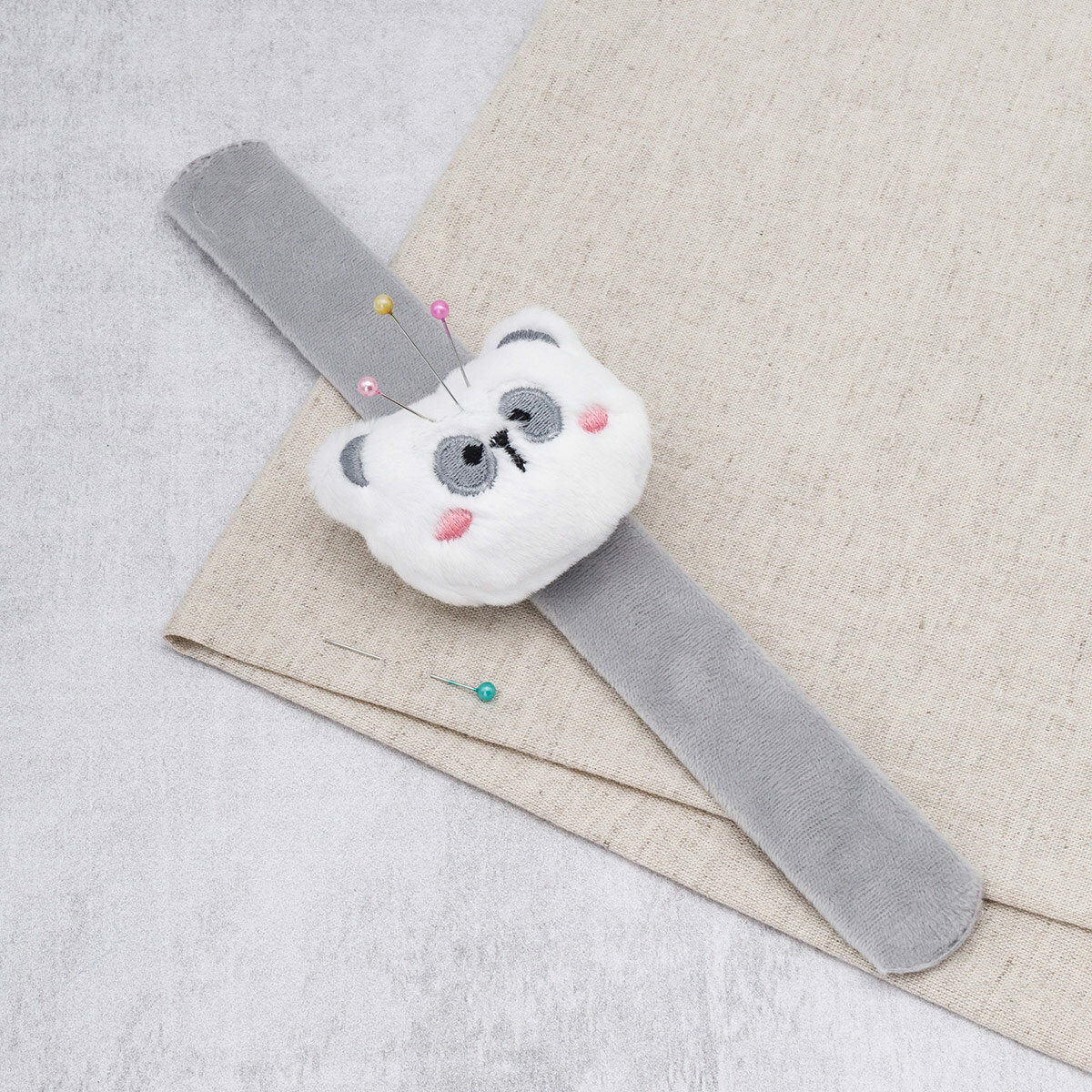 Игольница на руку мягкая, браслет 'Мишка', размер 24 см, 1 штука