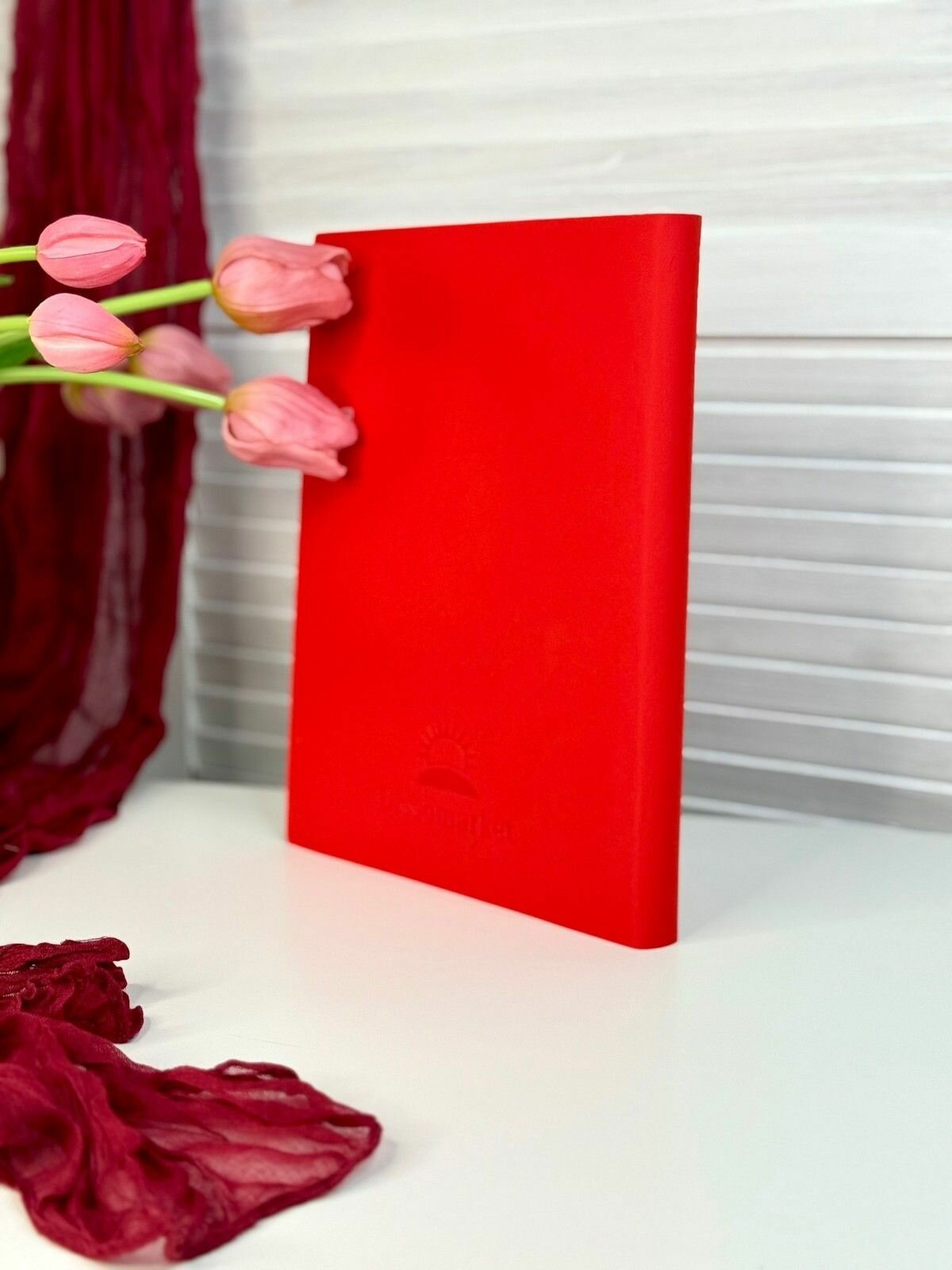 Блокнот А4 200л. (400страниц) без разлиновки Красный