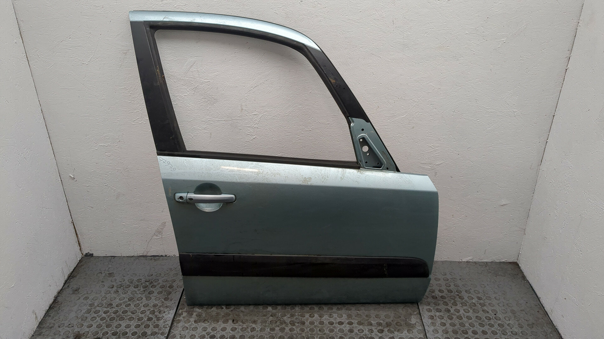 Дверь боковая (легковая) правая передняя Suzuki SX4 Б/У