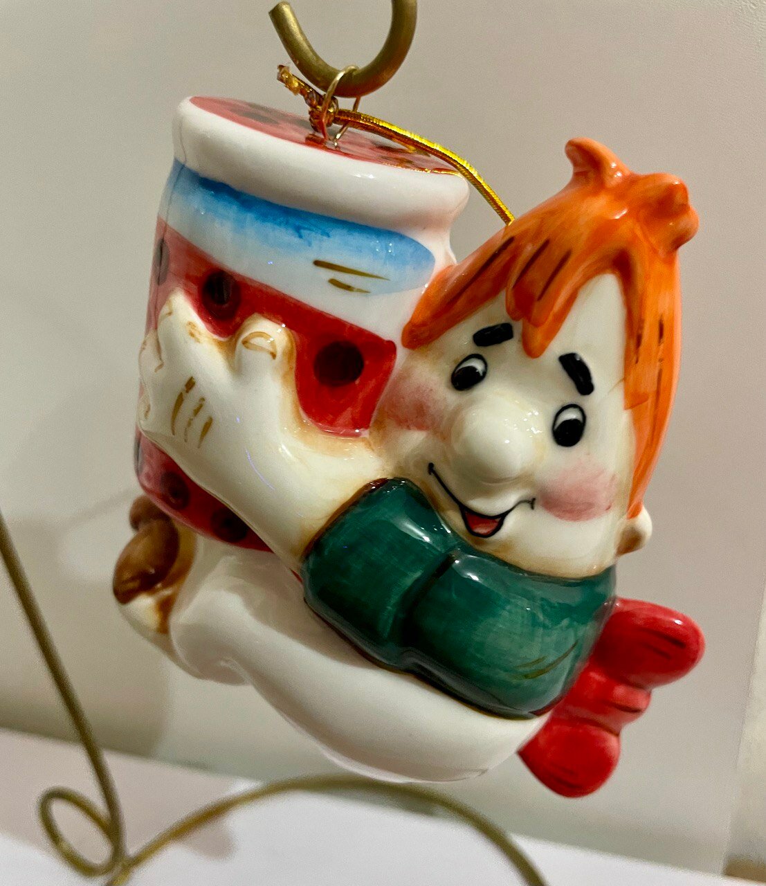 Карлсон с открытыми глазами фарфоровая ёлочная игрушка от Лефортовского фарфора