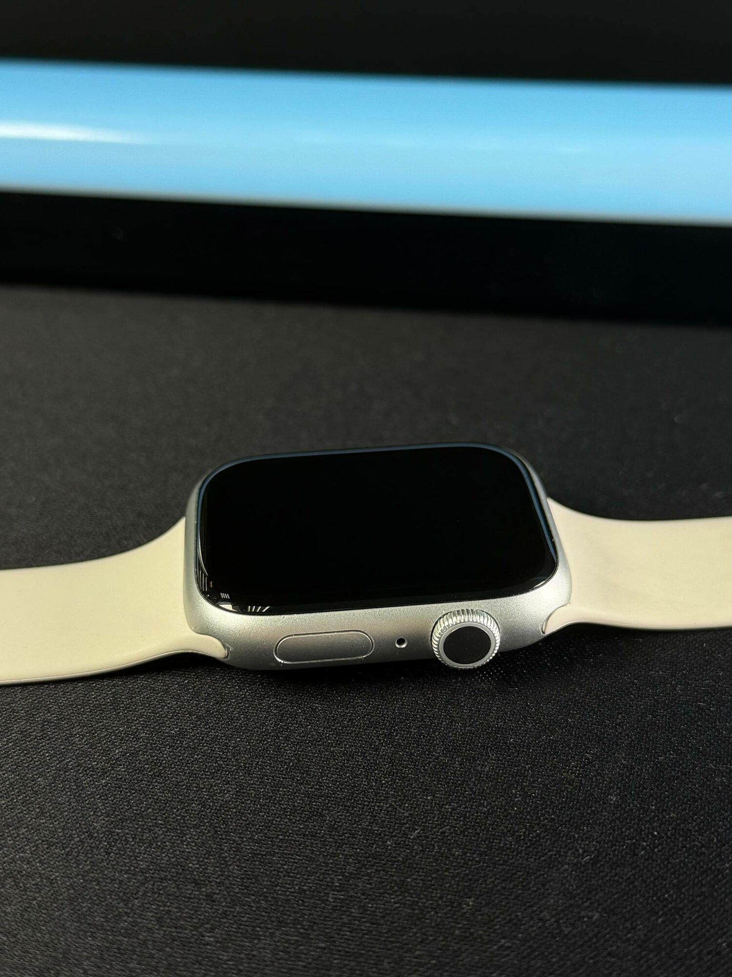 Умные часы Apple Watch 9, Starlight, 45mm, 86%, силикон, алюминий