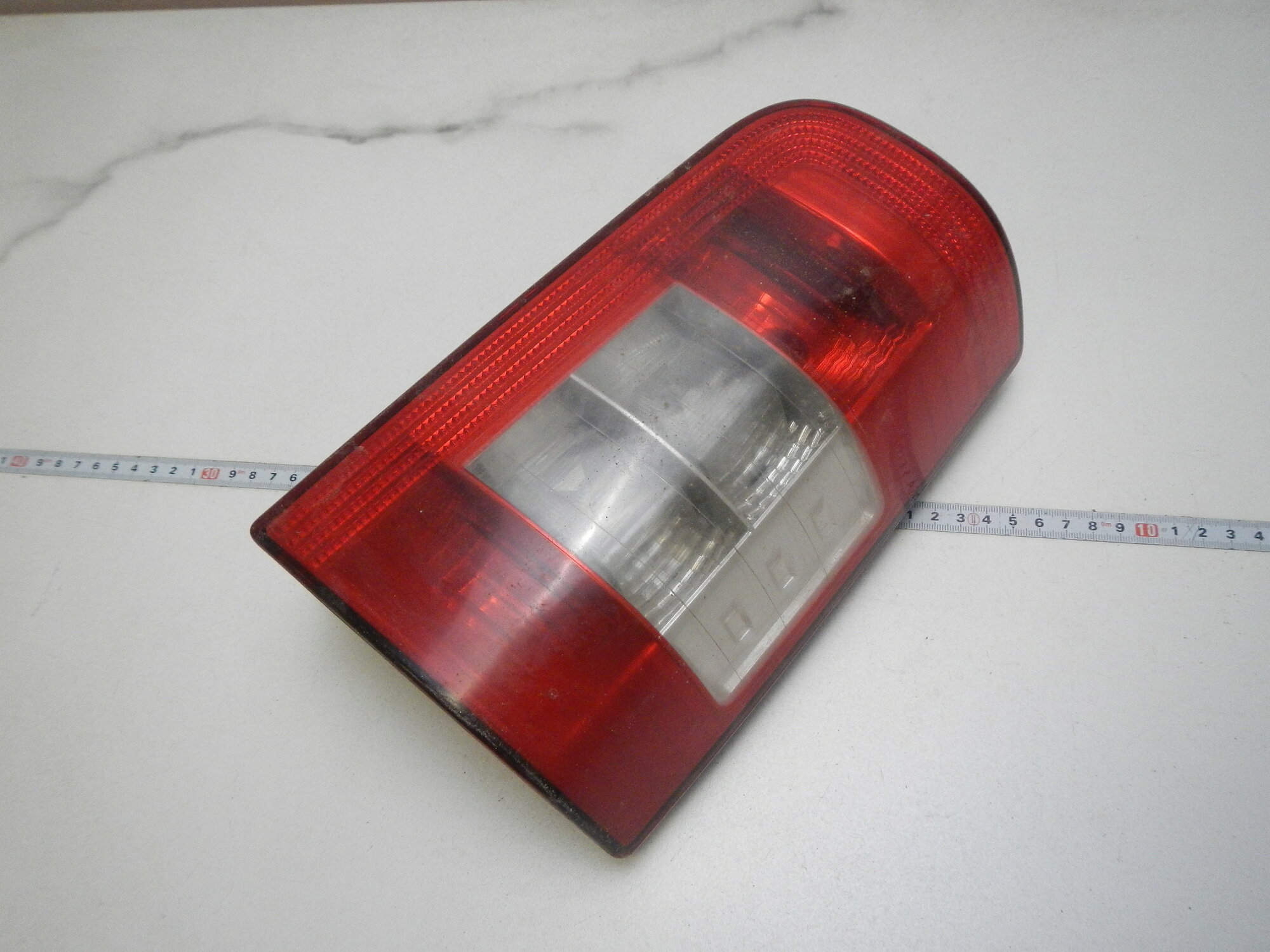 Б/У Фонарь задний правый, Peugeot (Пежо)-PARTNER RATNER (M59) (02-10) PEUGEOT PARTNER RATNER (M59) (02-10) Царапины, отк...