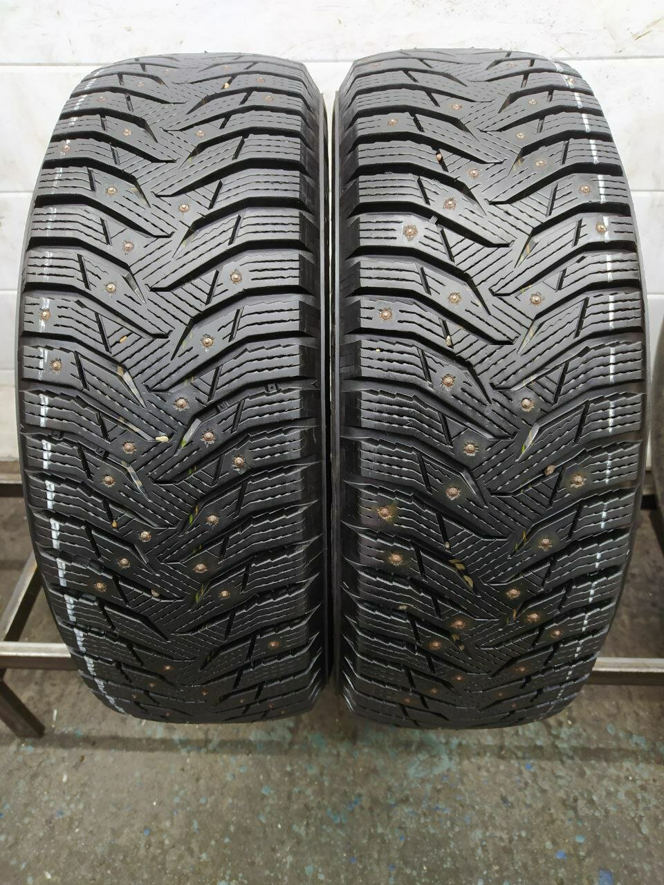 Зимние БУ шины шипованные KUMHO Winter Craft Ice WI31 215/70 R16 15.0% износ PT0008709 TSB041488