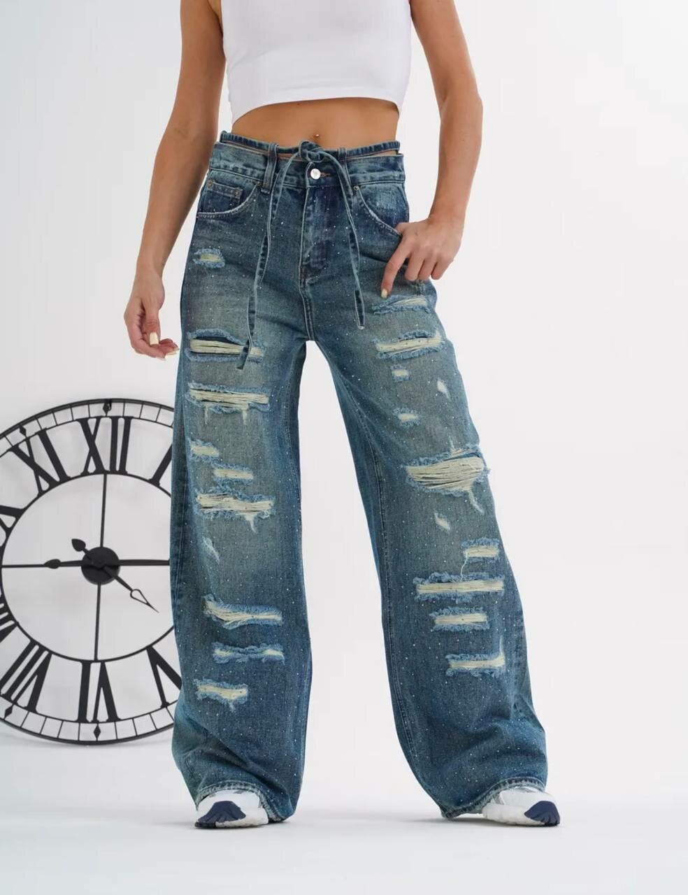 Джинсы трубы  со стразами