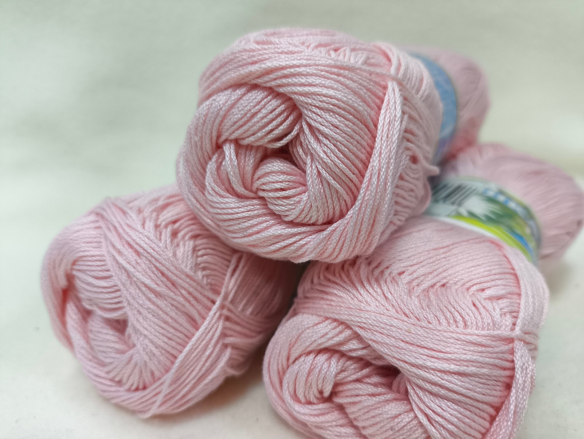 Пряжа "Ромашка" "прядильно-ниточный комбинат ИМ. С. М. Кирова" 100% мерсеризованный хлопок 75г 320м упаковка 3шт