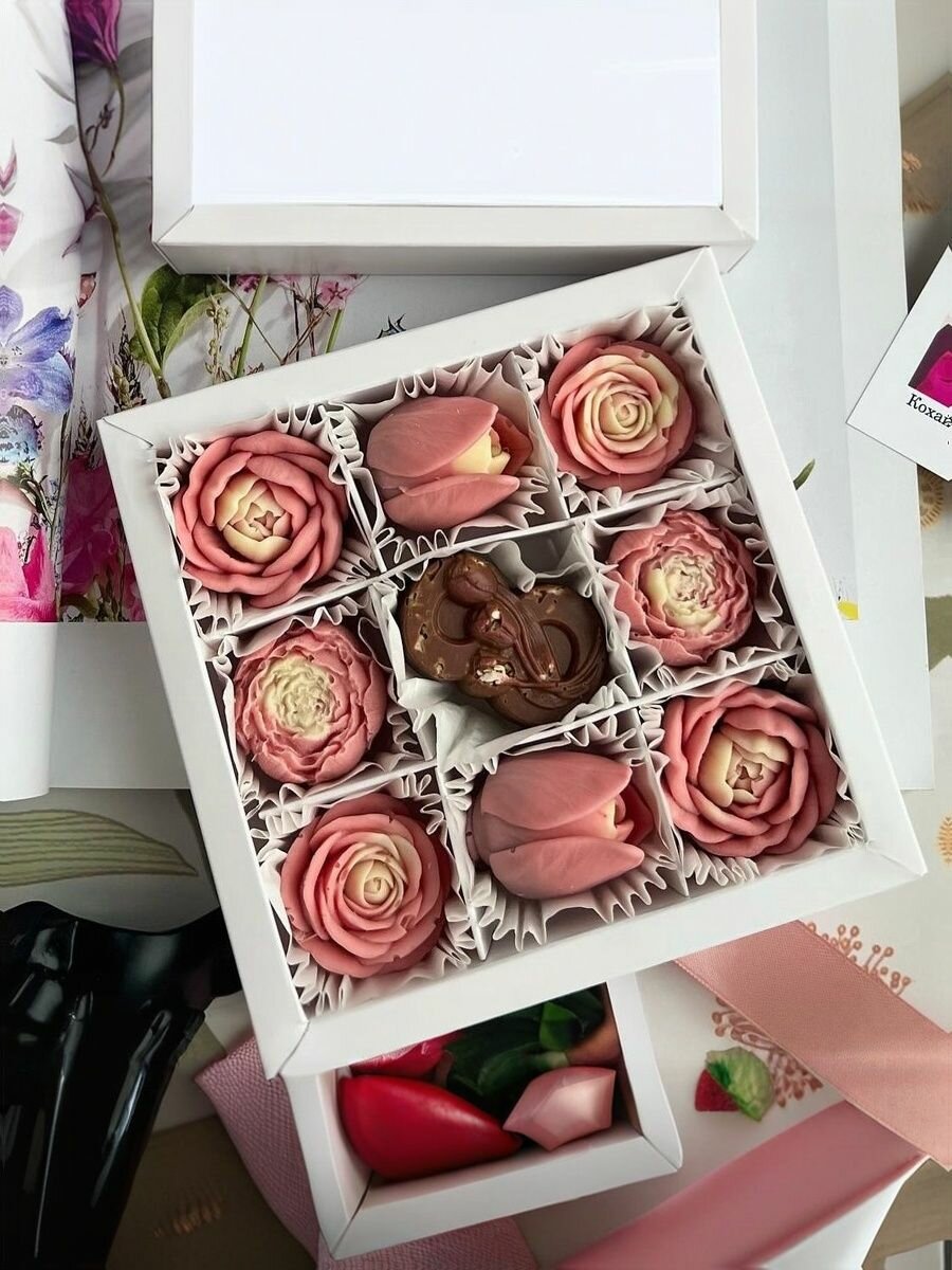 Цветы на 8 марта ТД НебыковА Шоколадные набор сладостей в коробке, ассорти