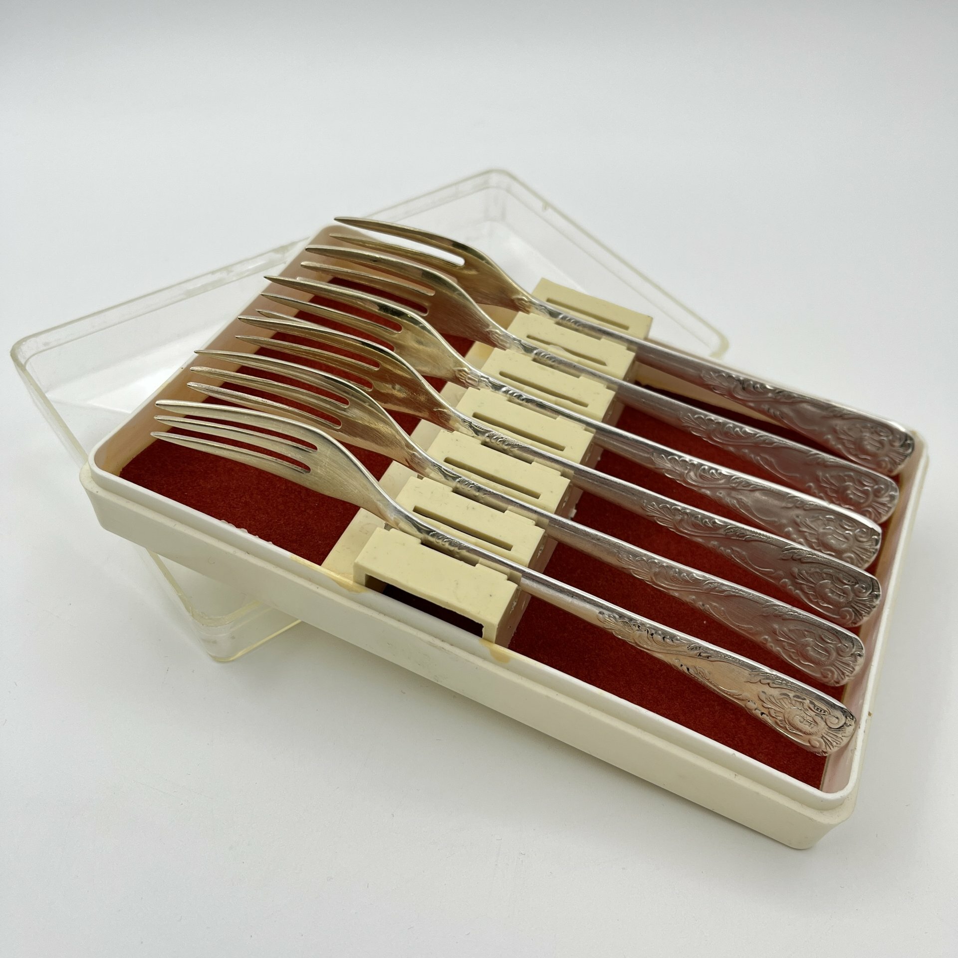 Набор из шести десертных вилок с растительным декором в оригинальной коробке