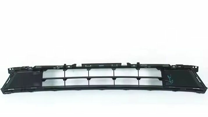 Нижняя решетка радиатора переднего бампера Geely Monjaro