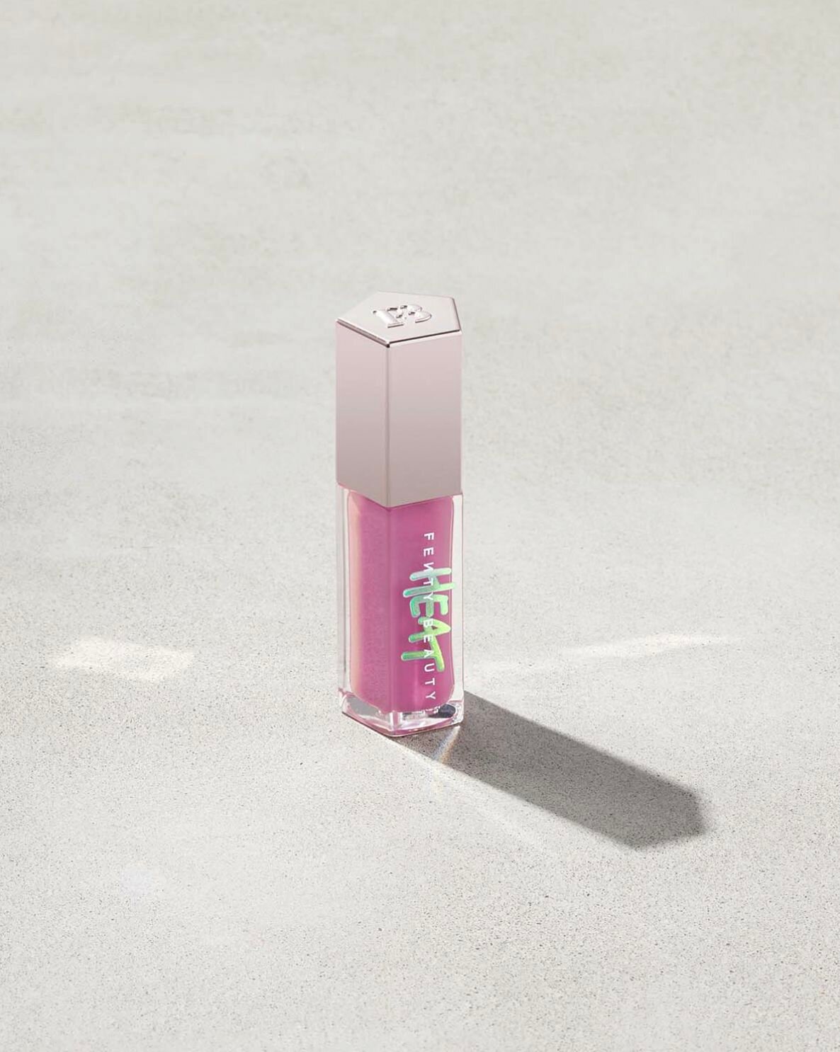 FENTY BEAUTY Блеск для губ Gloss Bomb HEAT (Lavander Savage) 9 мл