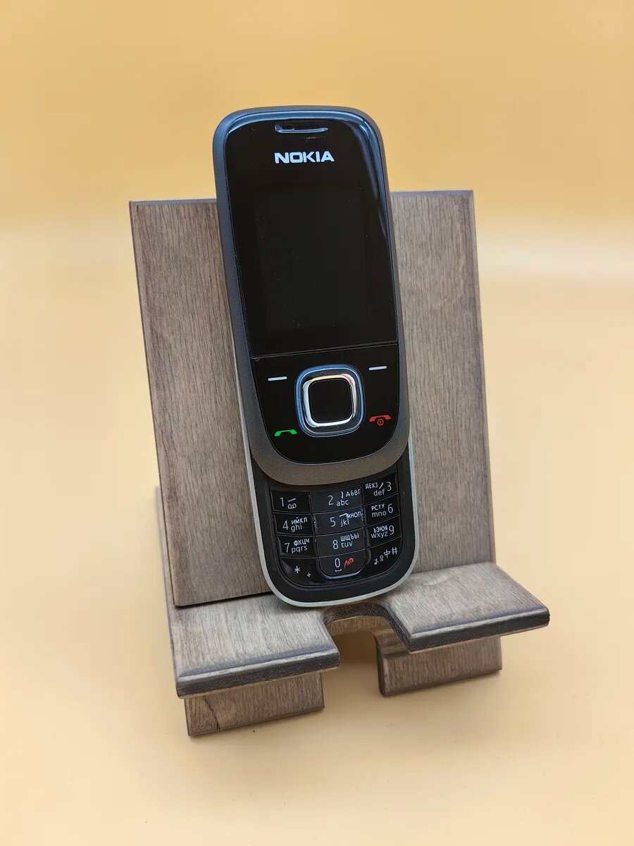 Кнопочный мобильный телефон слайдер Nokia 2680 Slide