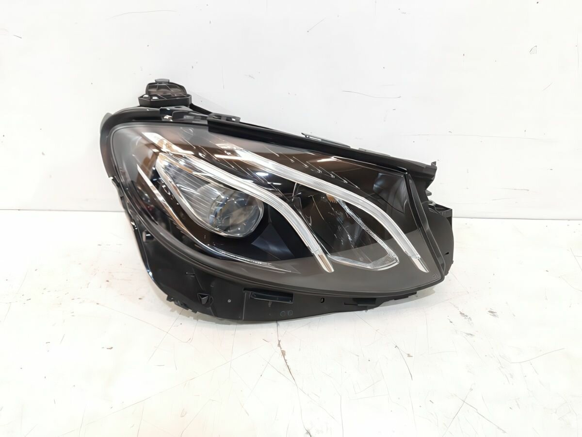 Фара правая, для Мерседес Е-Класс W213 2016-2021, Mercedes-Benz E-Class арт AKA2139066601