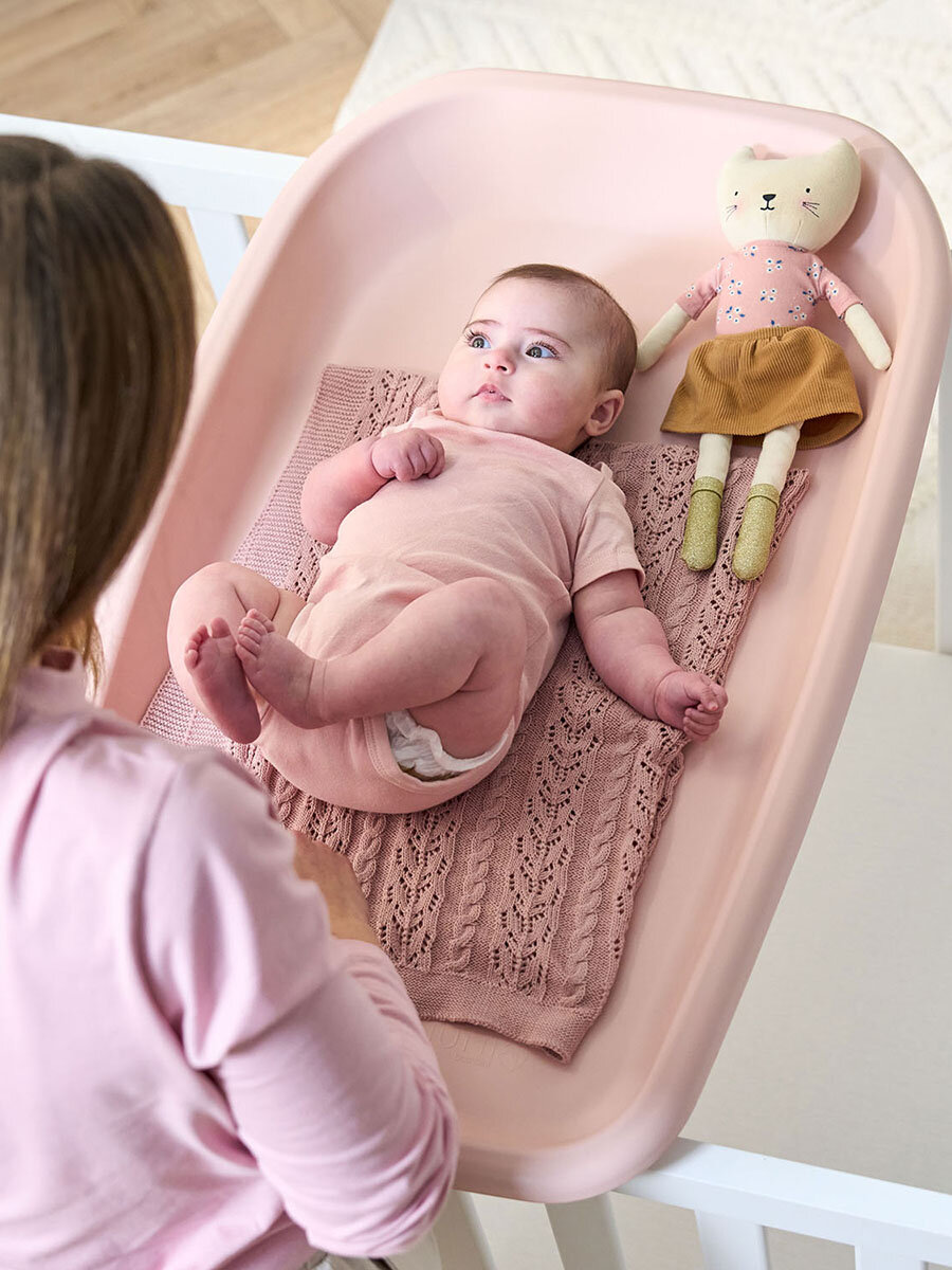 Подложка Tutti Bambini Cushi пеленальная жесткая Petal 211250/PET