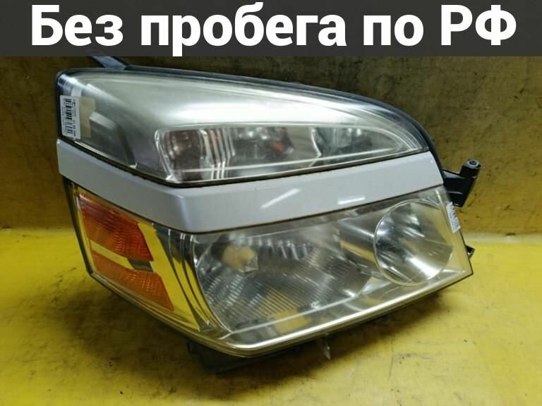 Фара Право с пробегом Toyota Voxy AZR60G