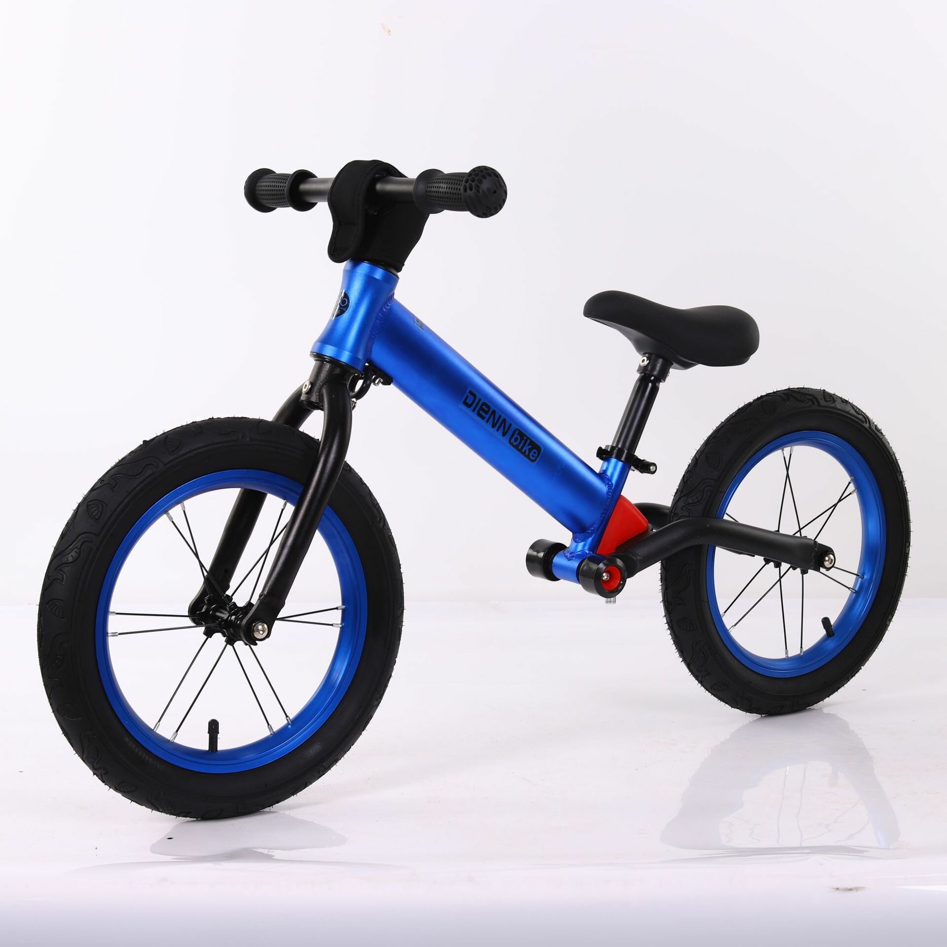 Алюминиевый балансировочный велосипед 12inch года, детский балансировочный велосипед, скользящий двухколесный велосипед без педалей, игрушечный велосипед, горячая распродажа за рубежом