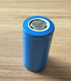 Трехглазый маленький монстр яркий фонарик супер яркий мини портативный светодиодный многофункциональный зарядный дом на