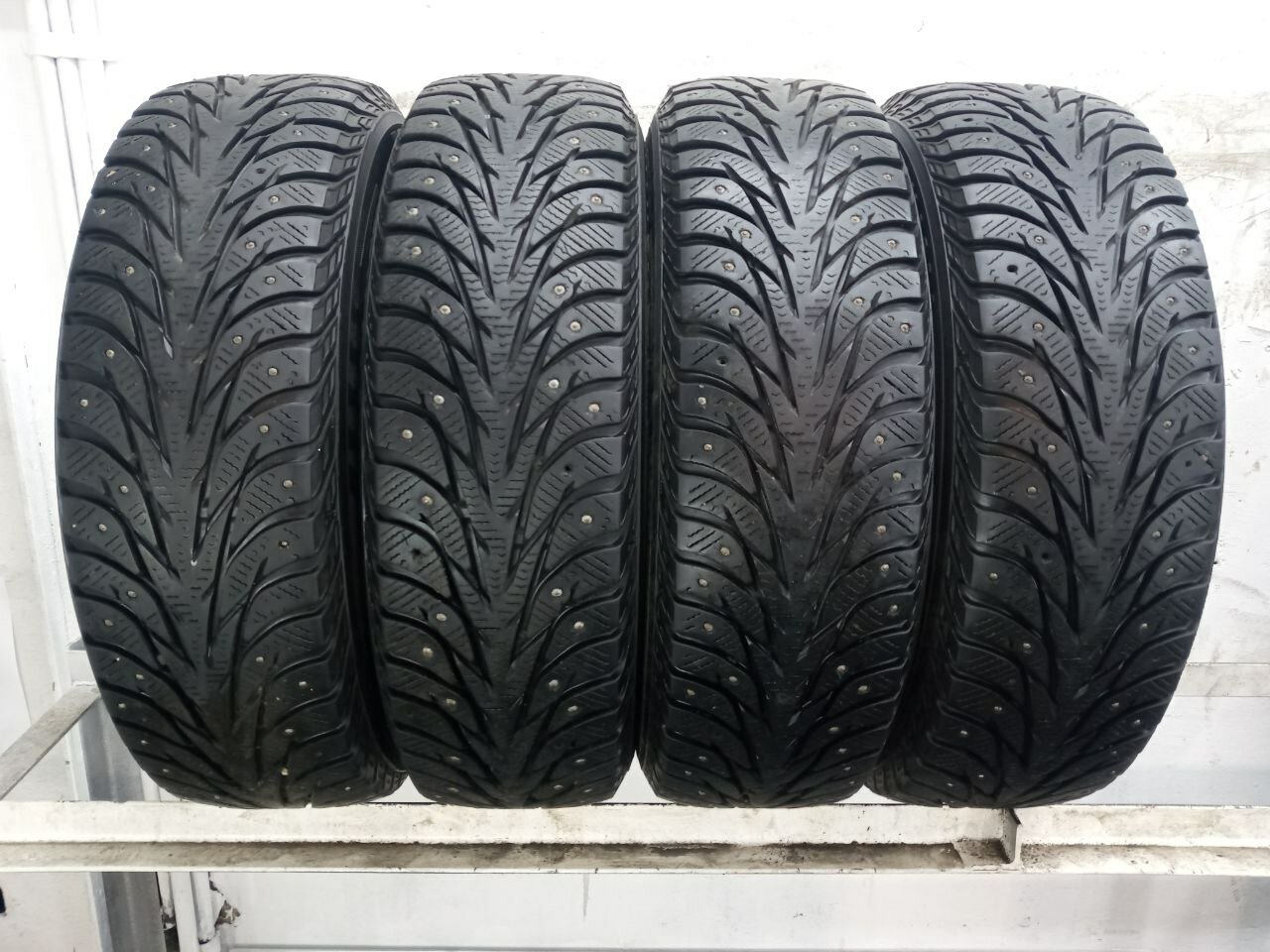 Зимние БУ шины шипованные Yokohama Ice Guard IG35 185/65 R15 30.0% износ PT0006052 TSB040282