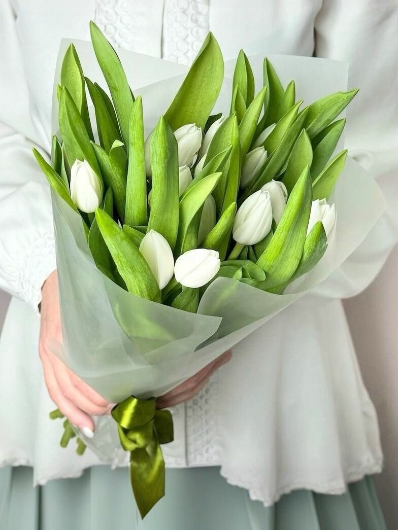 Букет DIVAFLORA "Тюльпаны", живые цветы, высота 50 см, 15 шт, белые