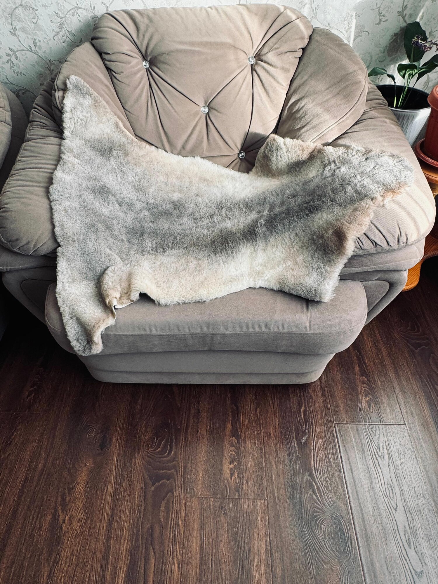 Ковер-накидка из натуральной овечьей шкуры (мех, овчина) для дома и авто